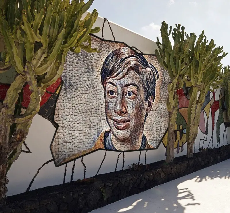 Effets photo. Mosaïque à partir de votre photo